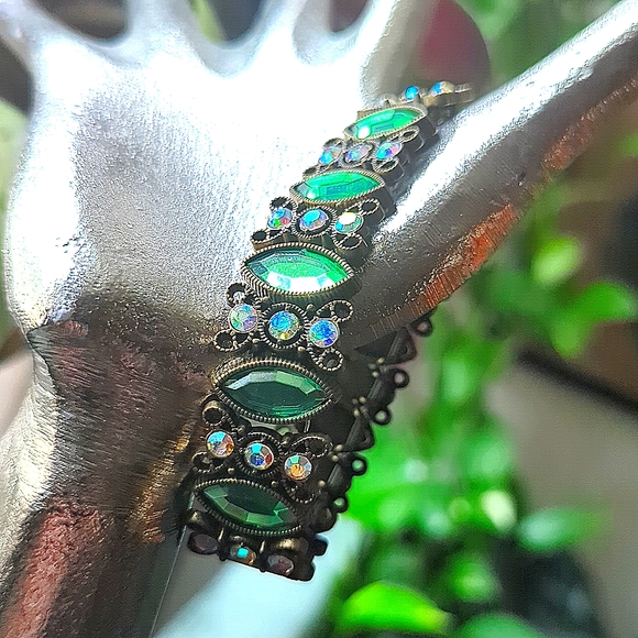 unbranded | Jewelry | Jeweled Stretch Braclet | Poshmark